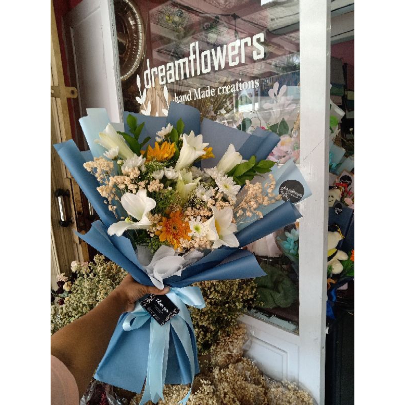 Jual buket jumbo bunga Lily 6pcs mix bunga segar ukuran 60cm | Shopee ...