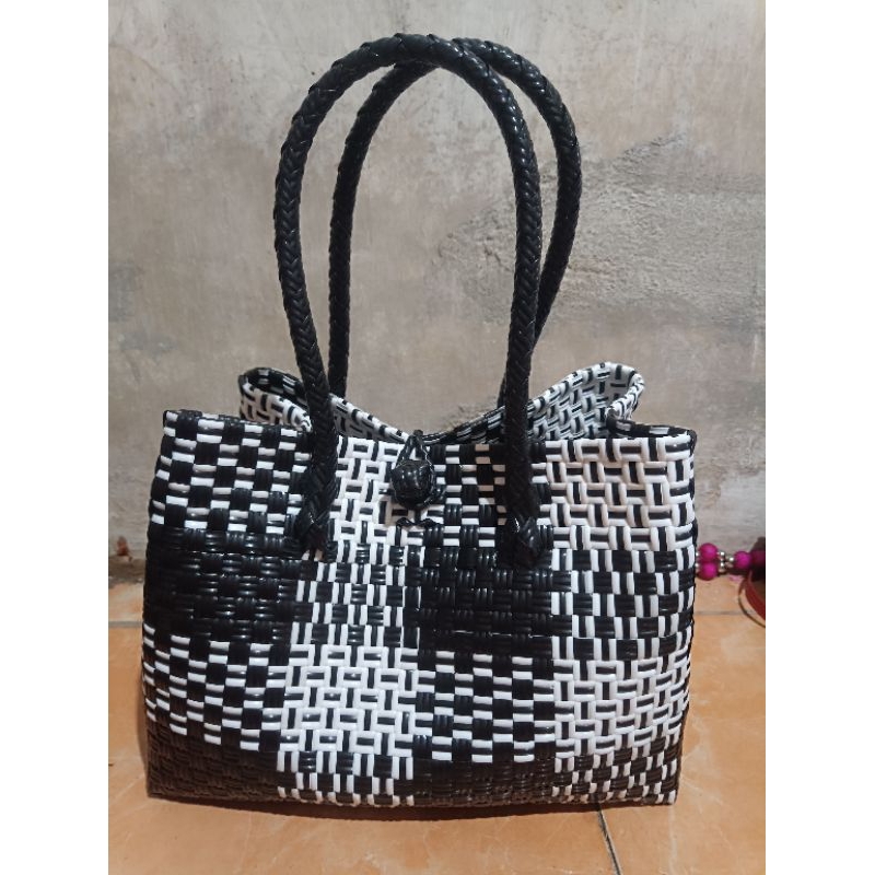 Jual tas anyam jali/ tas anyam plastik / tas patty/ tas souvenir ...
