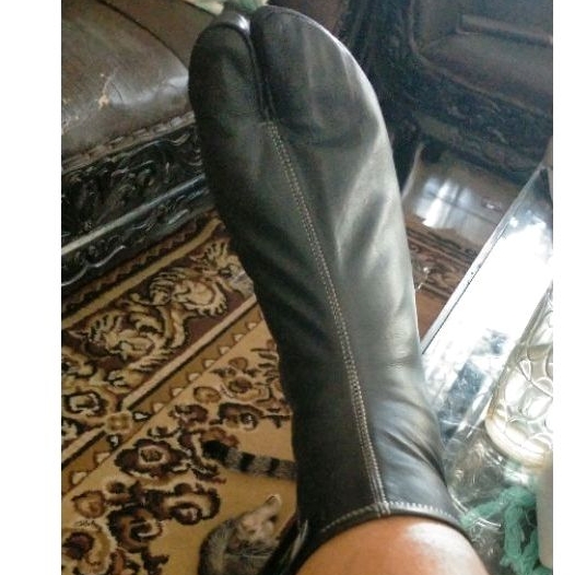 Jual KHUF, KHUFFAIN KAOS KAKI KULIT BELAH JARI/NINJA, SEPATU MASJID ...