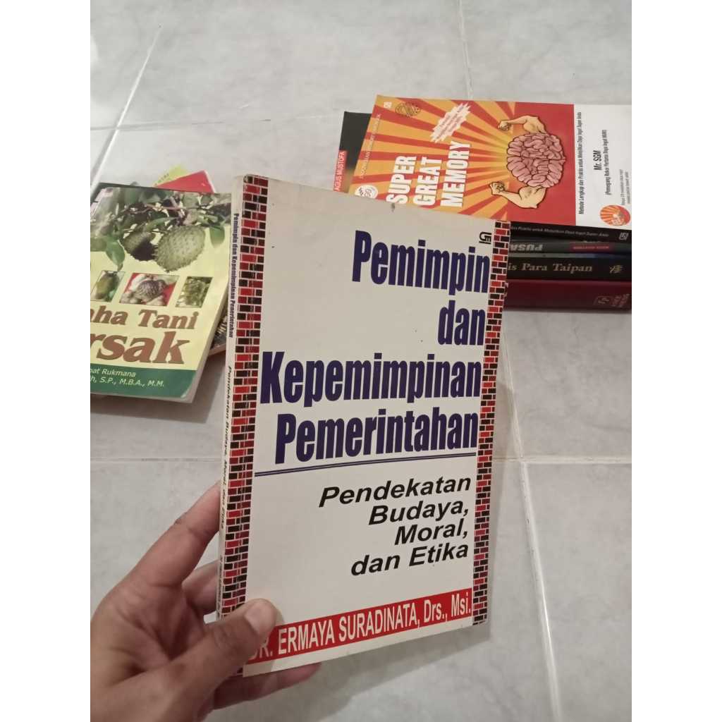 Jual Pemimpin Dan Kepemimpinan Pemerintahan by Dr. Ermaya Suradinata ...