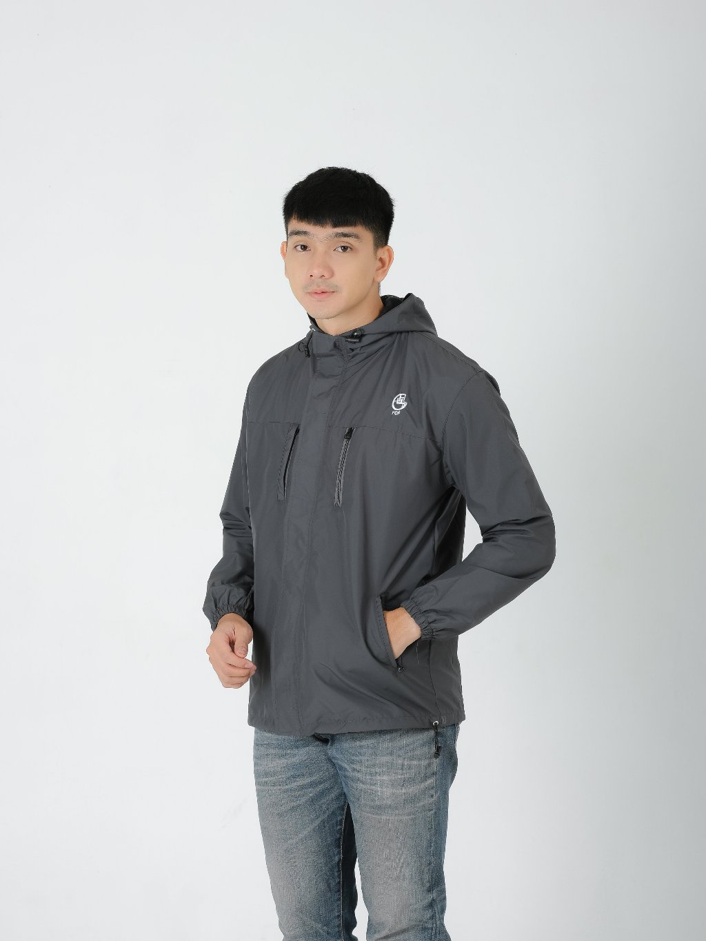 Jual Jaket Parasut Pria Waterproof Model Elbrus 4 saku Original FCF ...