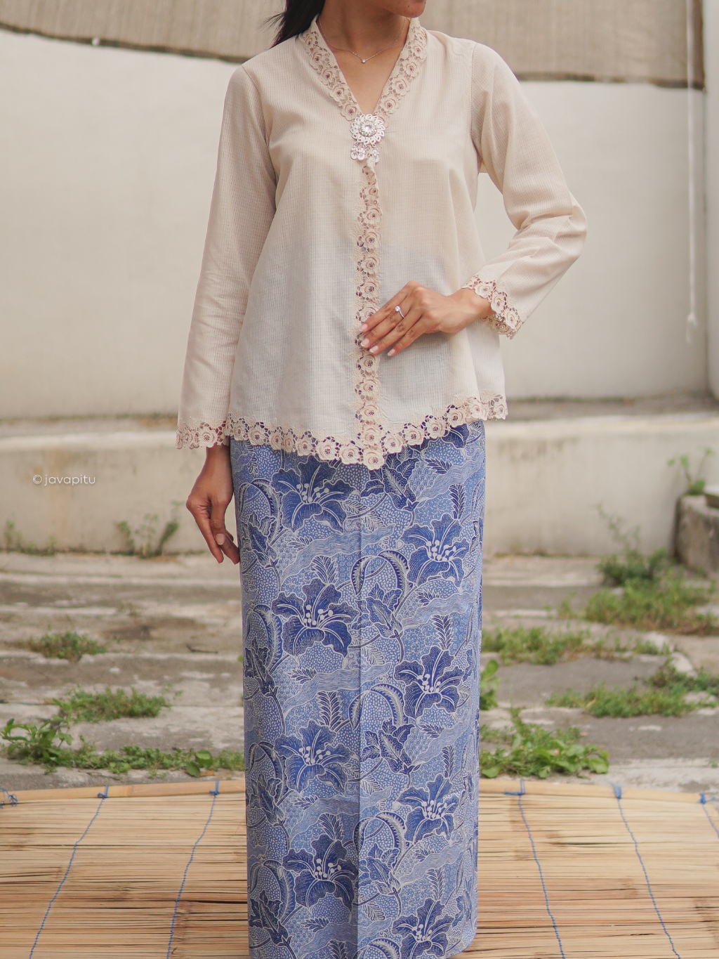 Jual JavaPitu - Batik Tulis Cap Tradisional halusan,Bunga anggrek biru ...