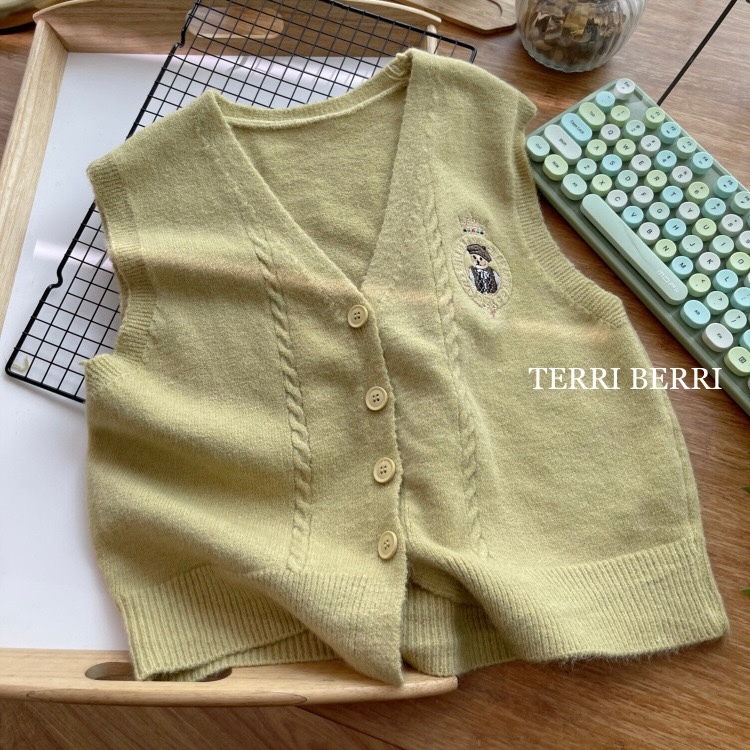 Jual Eunjoo Bear Vest Knit Bordir Korea | Rompi Rajut Premium Academy ...