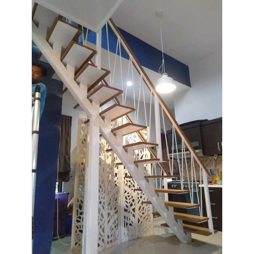 Jual Tangga mezzanine step kayu di mezzanine cantik | Shopee Indonesia