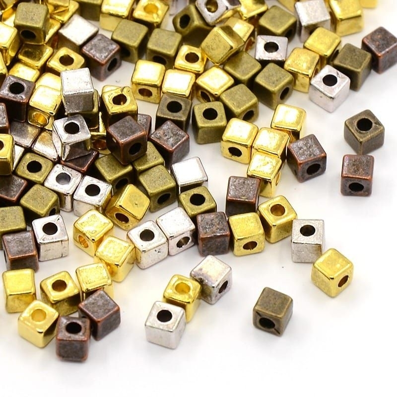 Jual Metal alloy small cube beads | manik kubus kecil | Shopee Indonesia