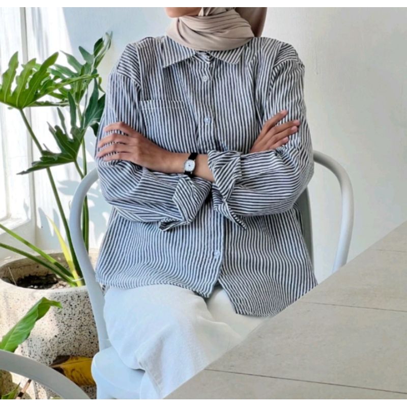 Jual Kemeja wanita terbaru motip salur trendy | Shopee Indonesia