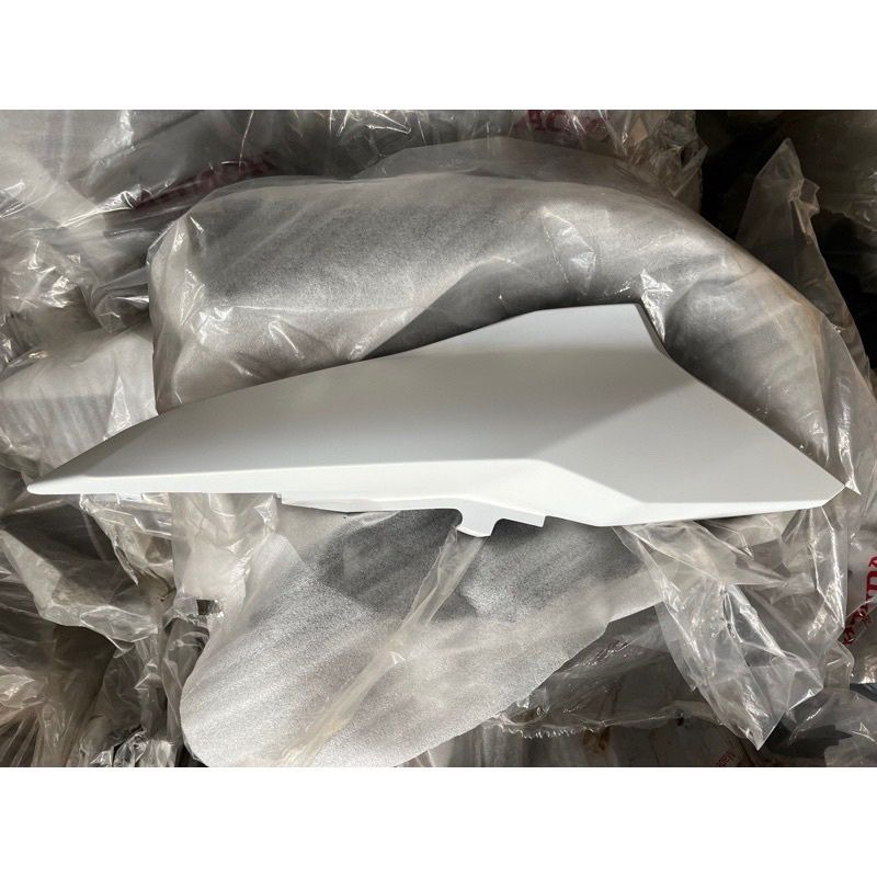 Jual body belakang vario 160 original putih bagian kiri | Shopee Indonesia