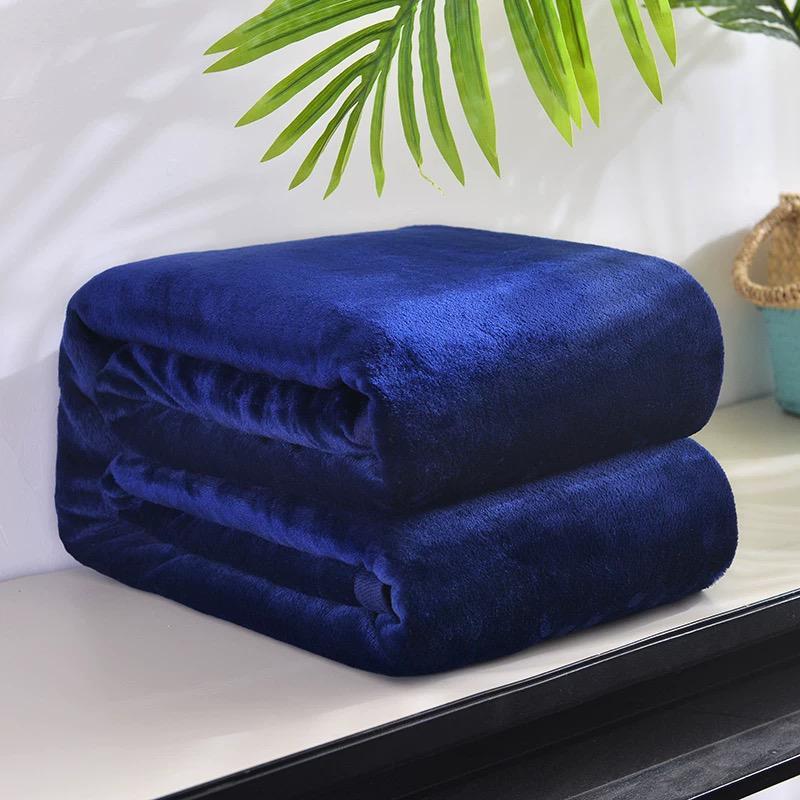 Jual Selimut Bulu Polos Ukuran 150x200 cm Warna Navy Biru Tua | Shopee ...