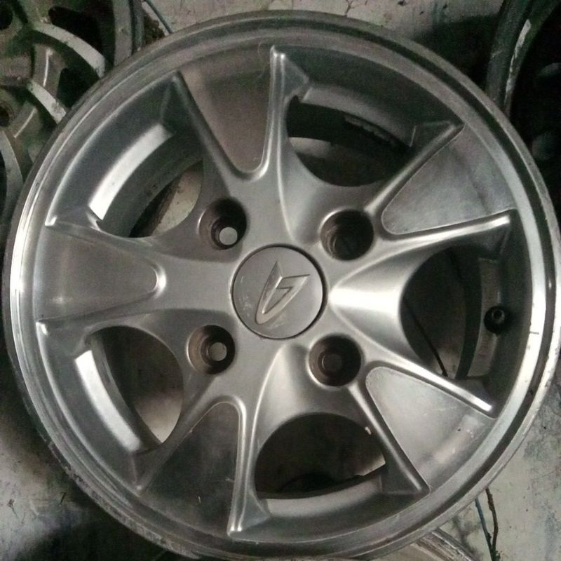 Jual velg Xenia r13 original copotan | Shopee Indonesia