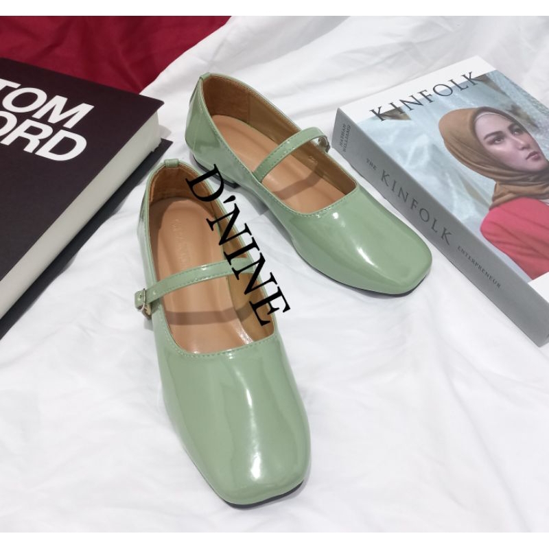 Jual Nayla Ys 920 Sepatu wanita flat shoes hak 2cm glosy | Shopee Indonesia