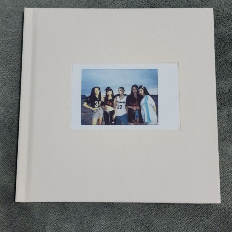 Jual [SHARING] NewJeans - Yearbook 22 - 23 Photo bundle / Bunnies Camp Photobook / Letters ...
