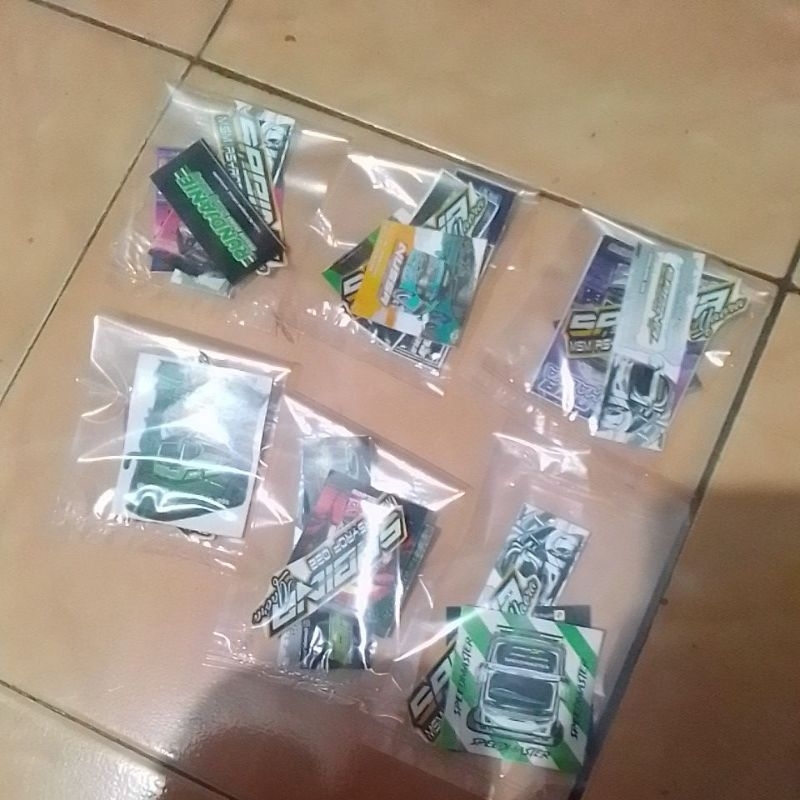 Jual stiker bus random (campuran) | Shopee Indonesia Jual stiker bus random (campuran) | Shopee Indonesia