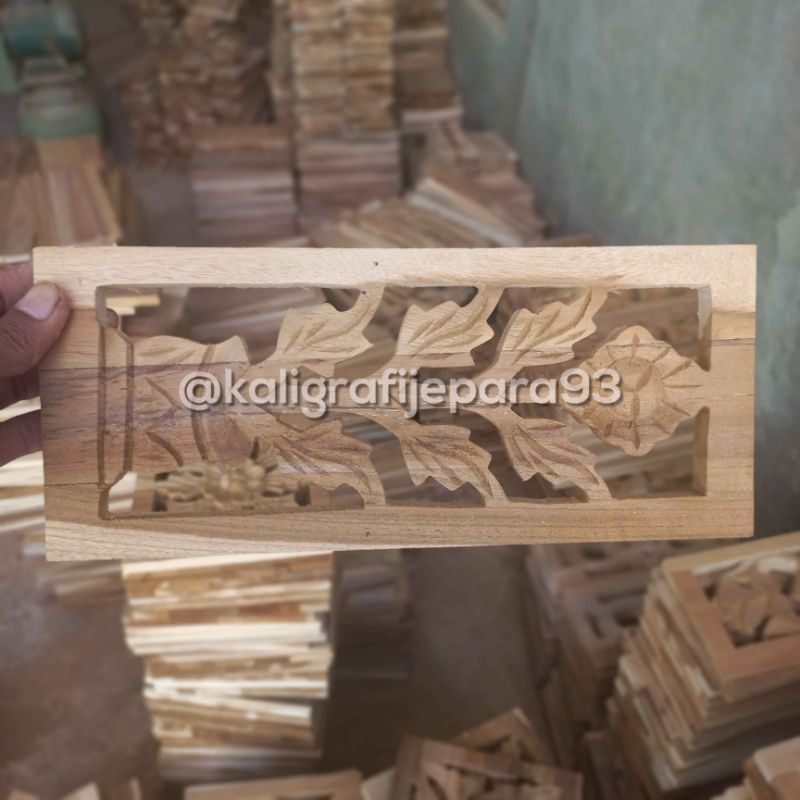 Jual Roster Kayu Jati Ukir, Loster Ventilasi Kayu Jati Motif Ukiran ...
