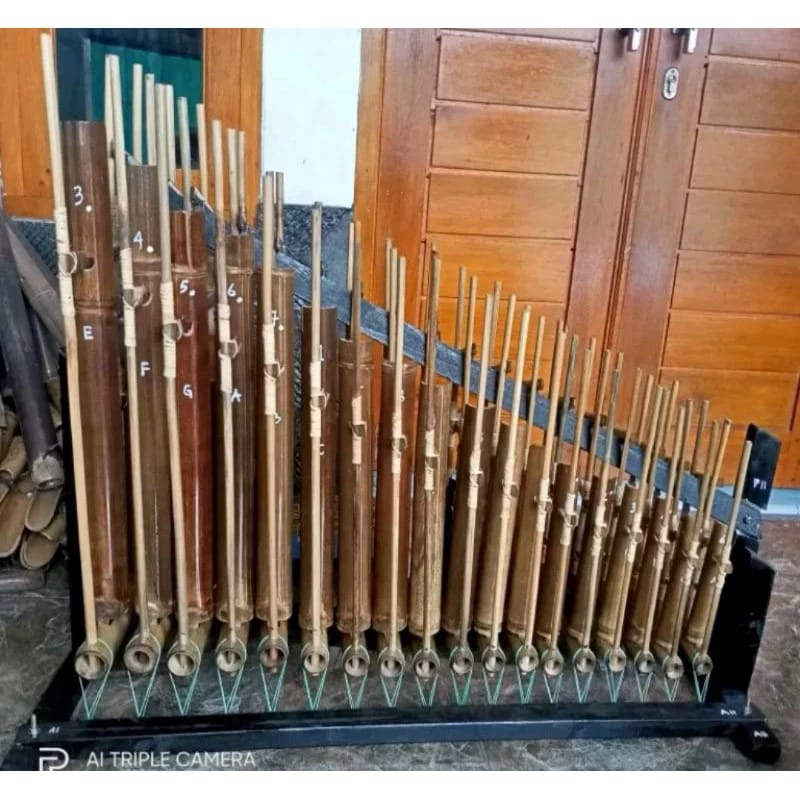 Jual Angklung bambu 2 oktaf 18 nada. alat musik tradisional | Shopee ...