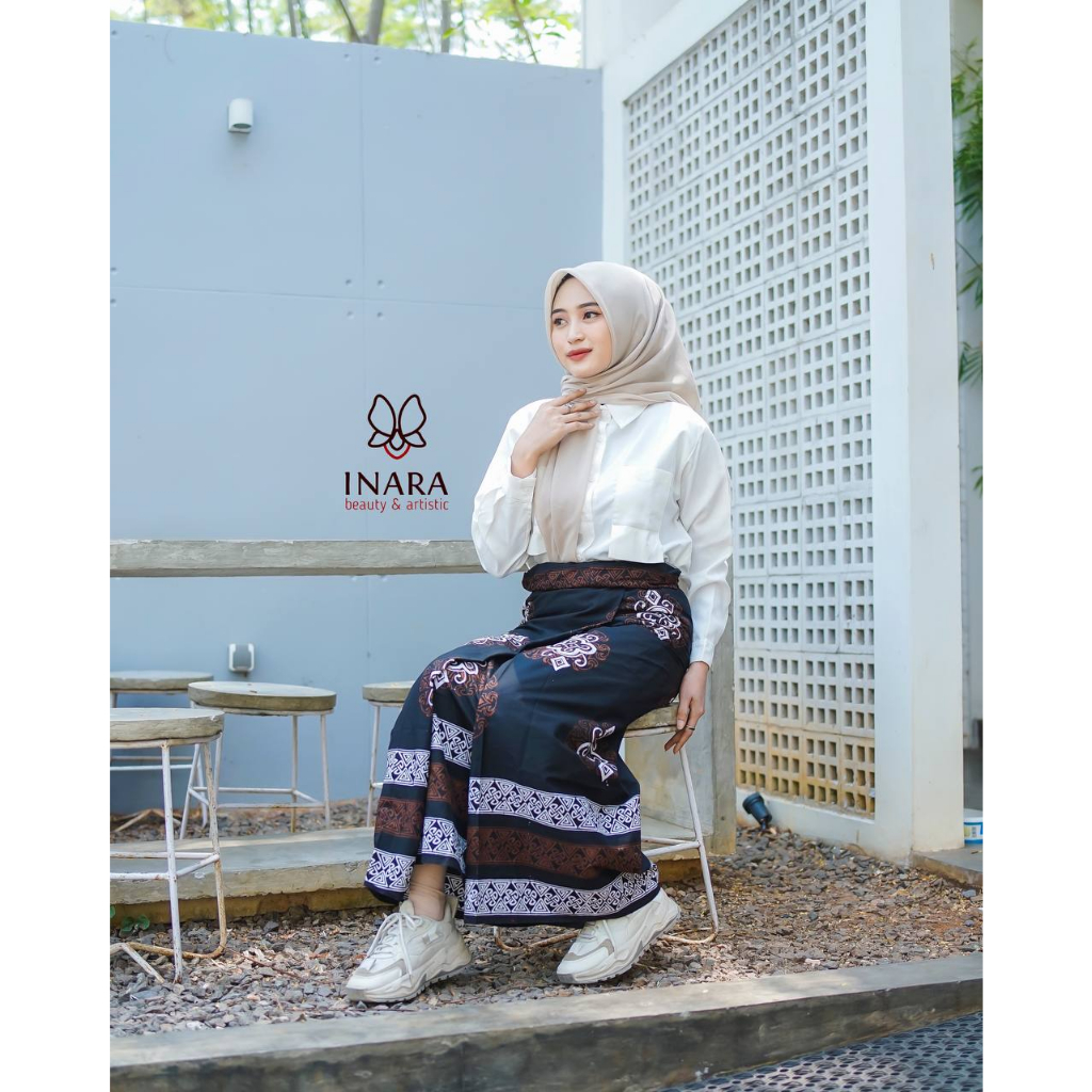 Jual sarung batik inara new motif abu abu series bestseller | Shopee ...