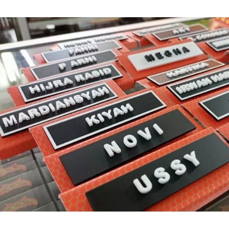 Jual Name tag 3D timbul papan nama dada huruf timbul akrilik kualitas ...