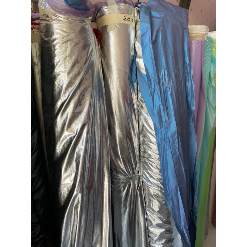 Jual Silver kain parasut tipis licin warna biru / silver super ...