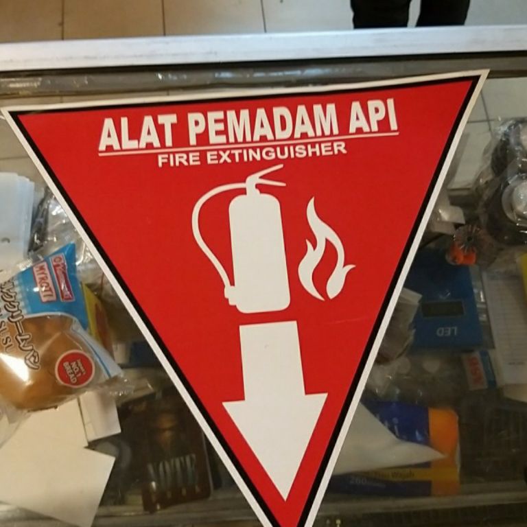Jual Produk Terbatasi7I2u Stiker sticker Segitiga APAR 30 x 30 cm alat ...