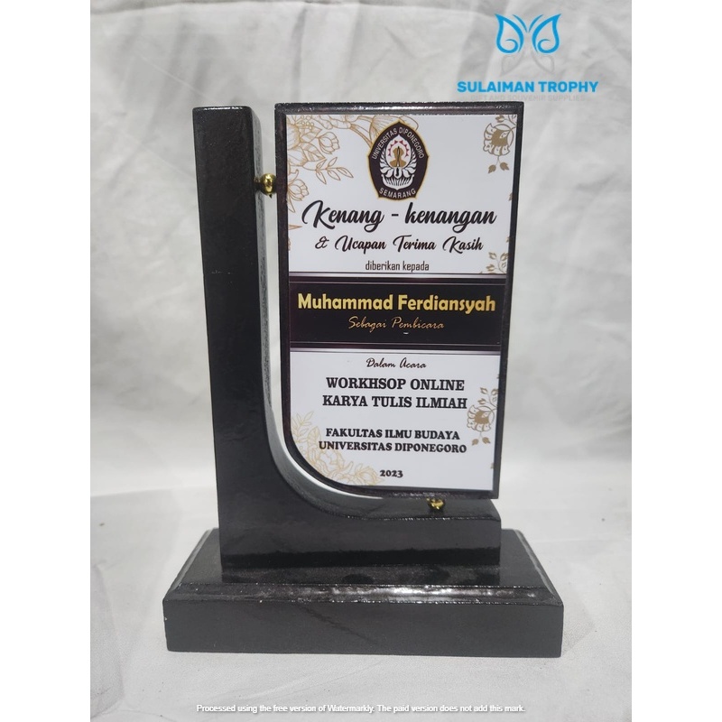 Jual Hadiah Kado Unik Murah Plakat Kayu / Piagam Kayu / Plakat Vandel ...