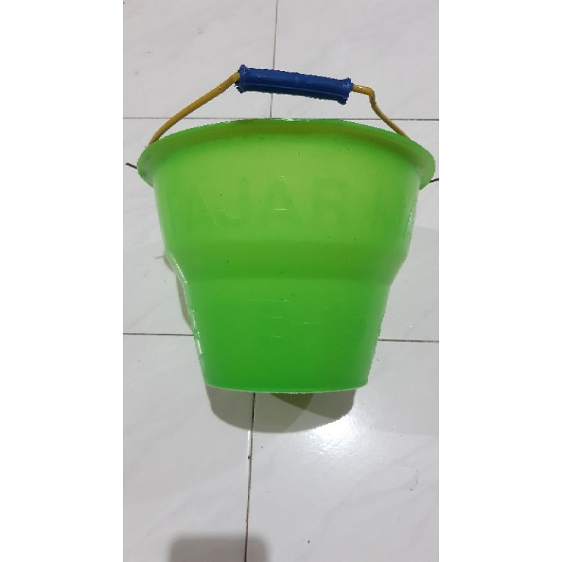 Jual EMBER COR/EMBER PLASTIK/ Timba cor 15 hijau/ oren anti pecah ...
