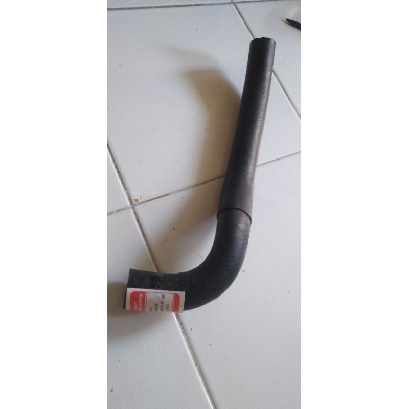 Jual Selang Radiator atas kijang kapsul KF 60 ( diameter lubang 2.8 cm ...