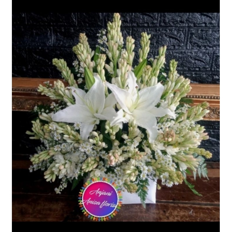 Jual karangan bunga meja/bunga asli/bunga sedap malam mix lily | Shopee Indonesia