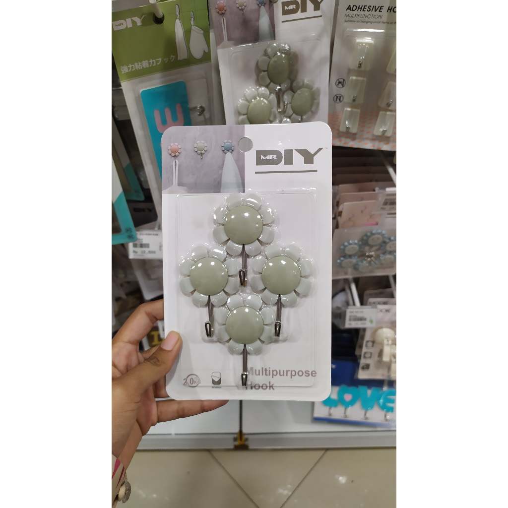 Jual Sticky Hook/ Gantungan Mini Bentuk Bunga Isi 4pcs by Mr. DIY ...