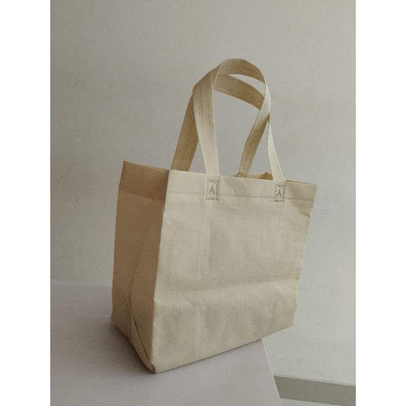 Jual Tas spunbond furing Goodiebag murah Cocok Untuk oleh-oleh bakpia ...