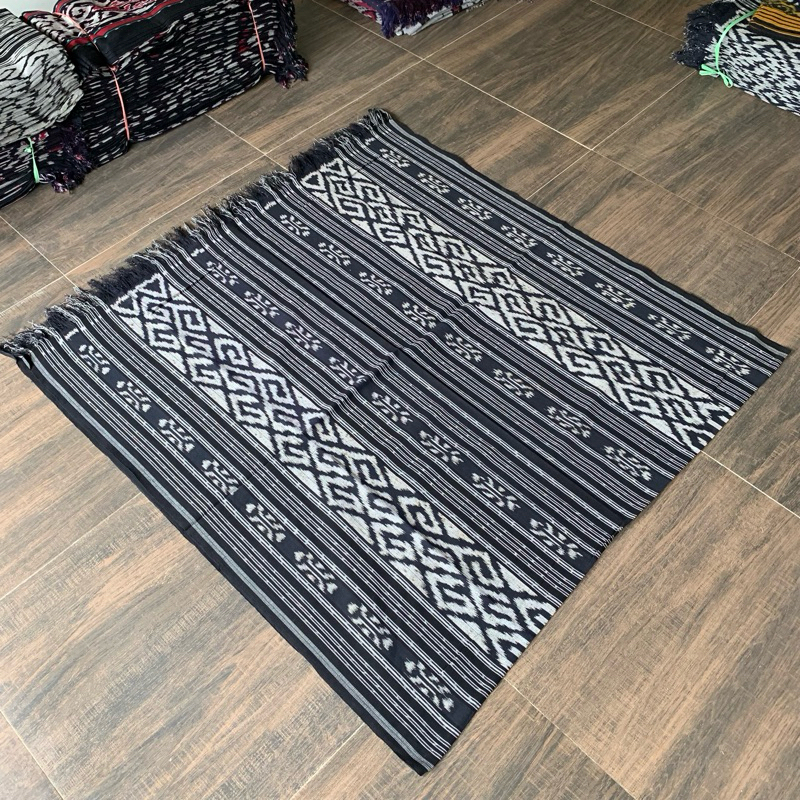 Jual kain tenun tradisional motif Toraja black | Shopee Indonesia