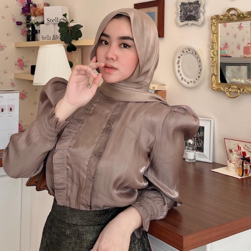 Jual EVA BLOUSE SHIMMER by Dippew | Shopee Indonesia