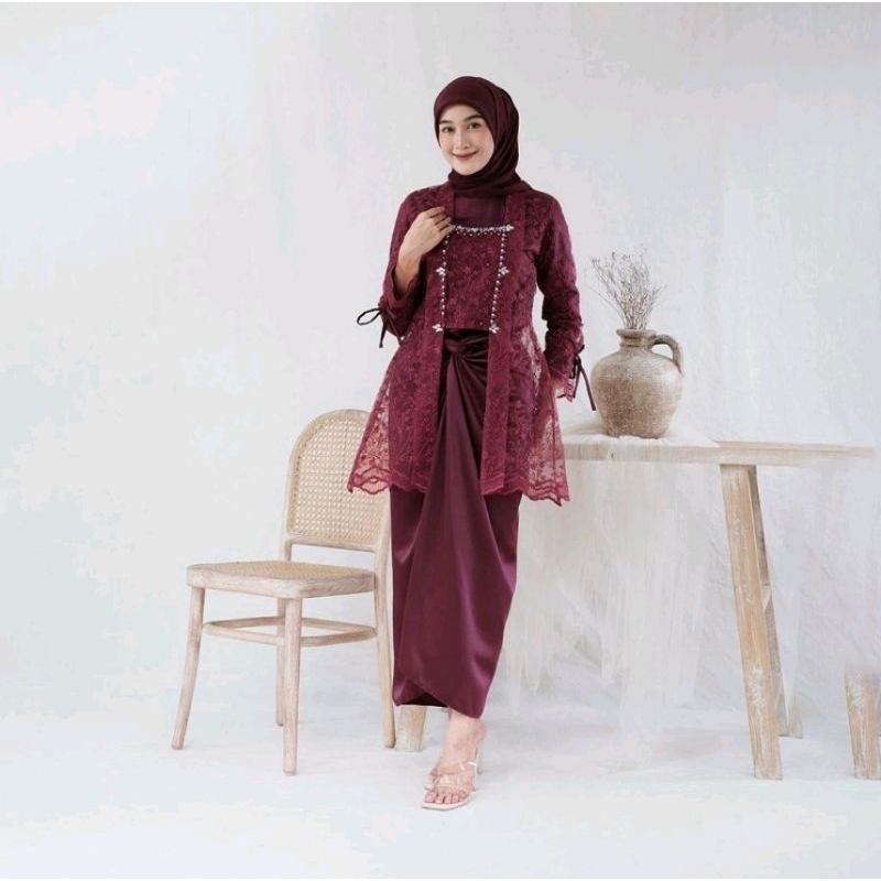 Jual Batik Official - Setelan Brukat Kutubaru Rok Lilit Outfit 2025 He ...