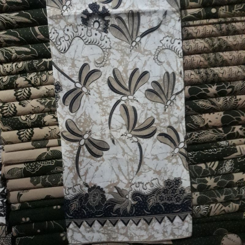 Jual Jarik atau Rok Batik Klasik Sewu Kinjeng Capung Bawahan Kebaya ...