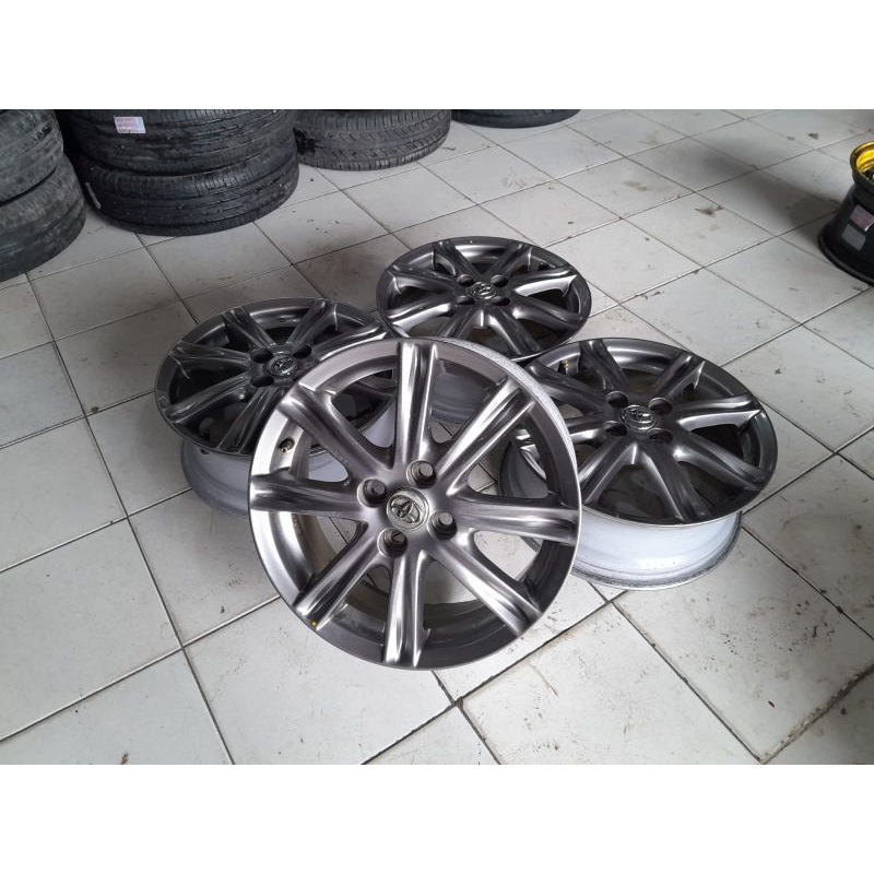 Jual velg Bekas Oem mobil Yaris Ring 16 lebar 6 et 50 baud 4x100 | Shopee Indonesia