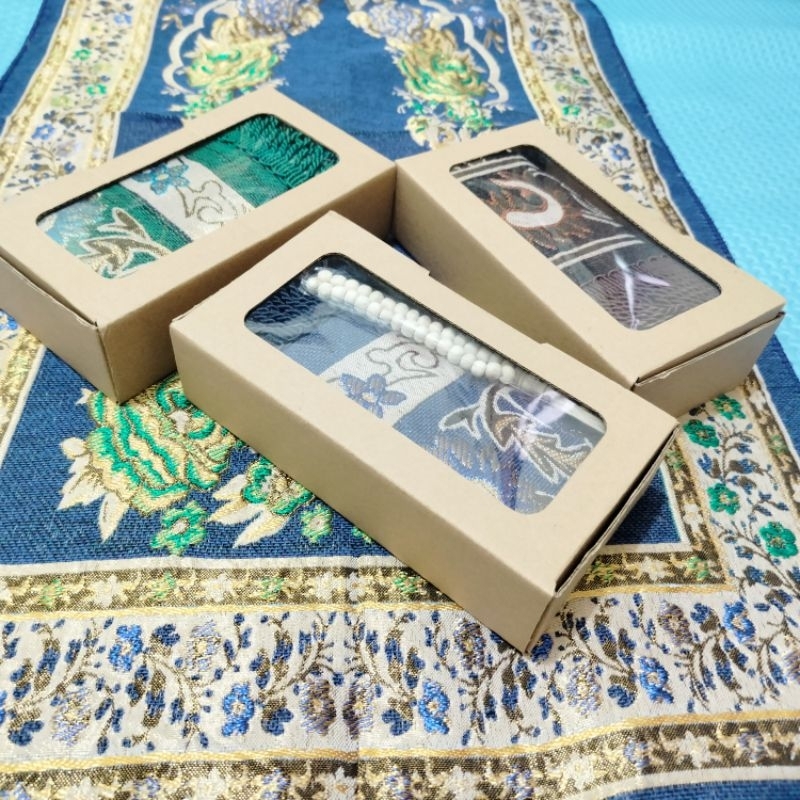 Jual gift box sajadah chenil travel midi / sajadah kepang tenun ukuran ...