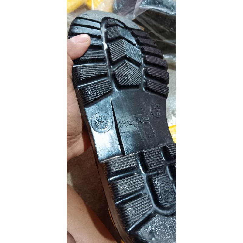 Jual sepatu safety shoes inyati rubber pacok jatah migas | Shopee Indonesia