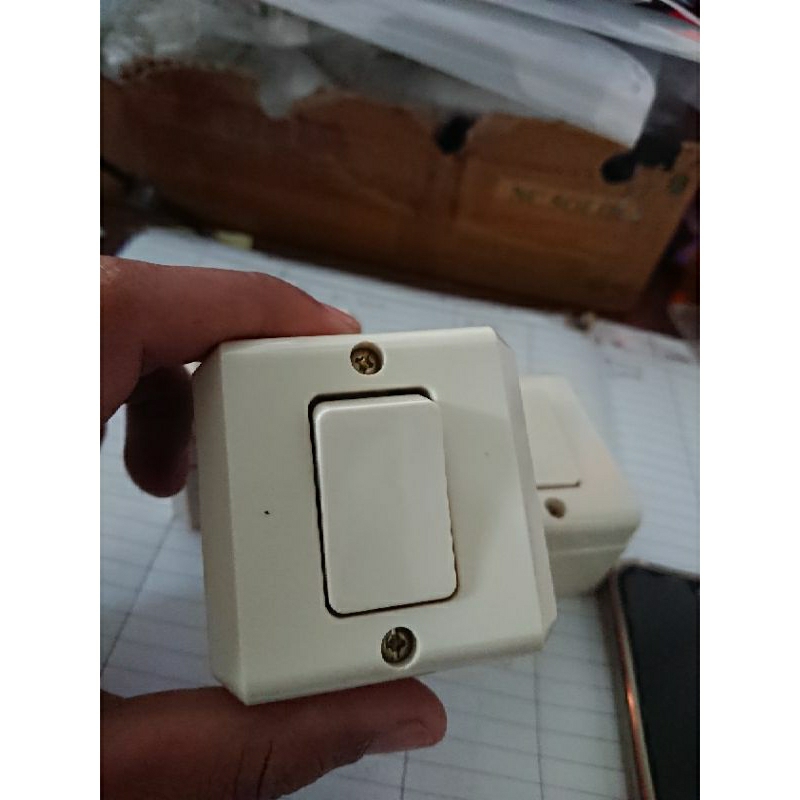 Jual saklar tempel Broco asli SNI | Shopee Indonesia