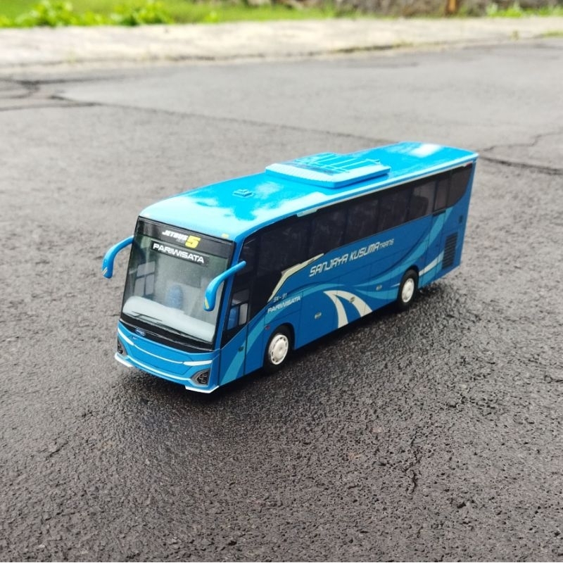 Jual Jetbus 5 SHD adiputro terbaru miniatur bus skala 43 murah dan ...