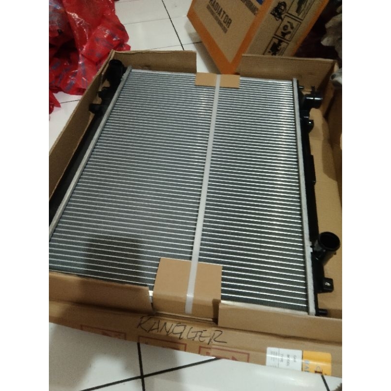 Jual Radiator Ford Ranger 2,5.2,9,3,0 manual | Shopee Indonesia