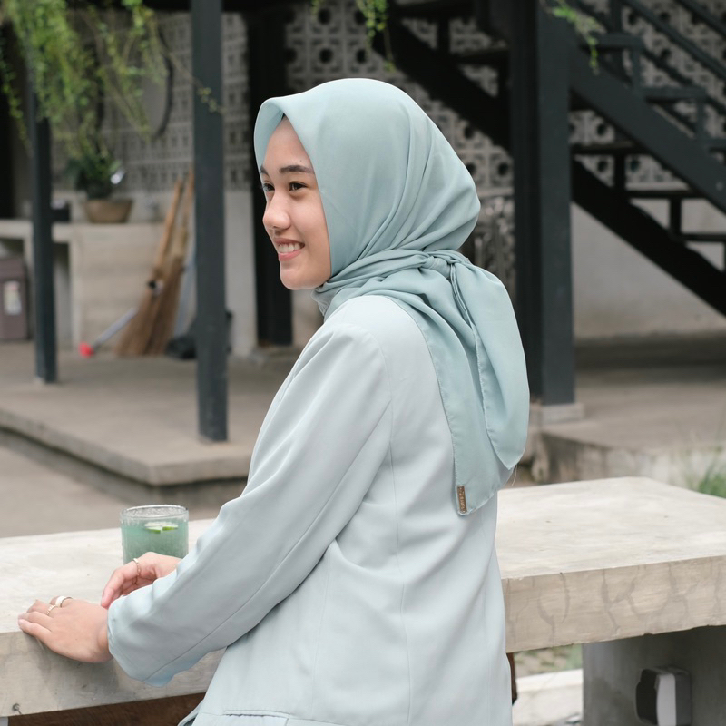 Jual Senara Scarf - Aleena Poly Cotton | Hijab Segi Empat Bella Square ...