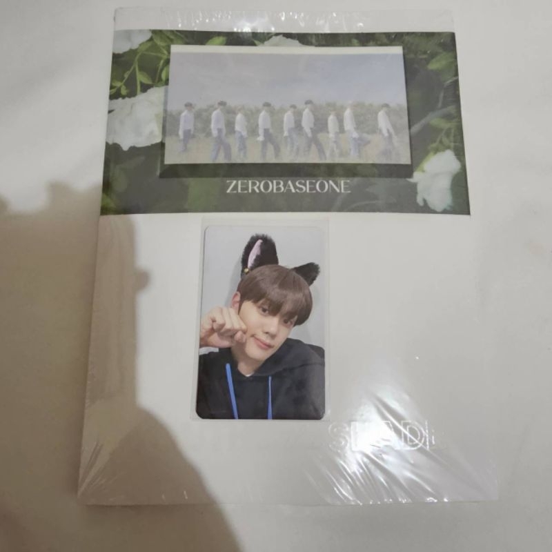 Jual Album Debut Photobook Youth in the Shade ZB1 PC Benefit POB ...