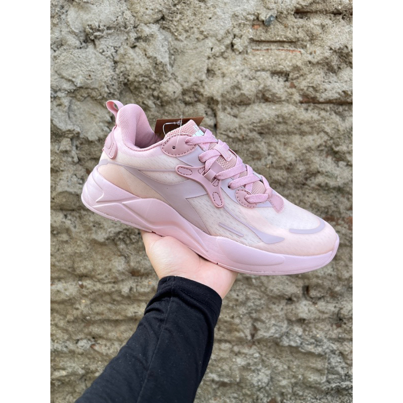 Jual Finn Pink women sepatu ringan sepatu diadora original | Shopee ...