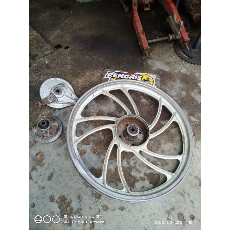 Jual velg belakang copy cefiro keluarga astrea grand prima supra100 ...