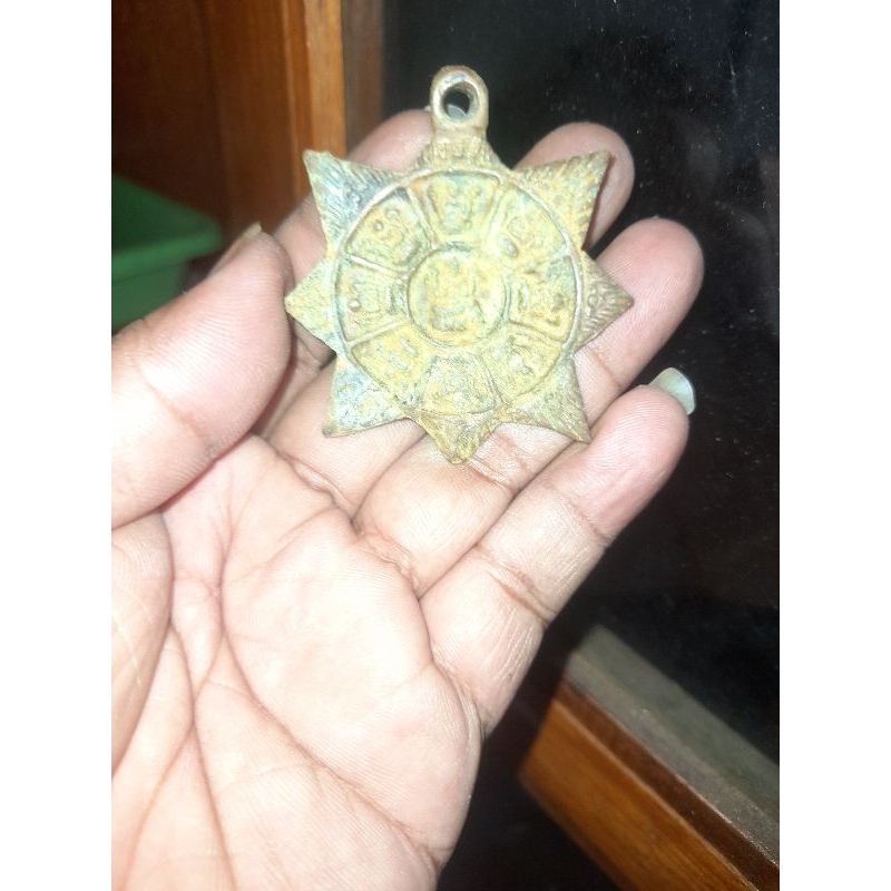 Jual liontin surya majapahit temuan kunoo | Shopee Indonesia