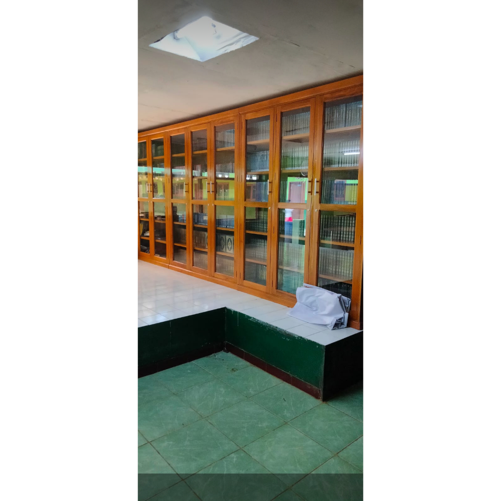 Jual Lemari buku 3 pintu lemari perpustakaan sekolah 3 pintu | Shopee ...