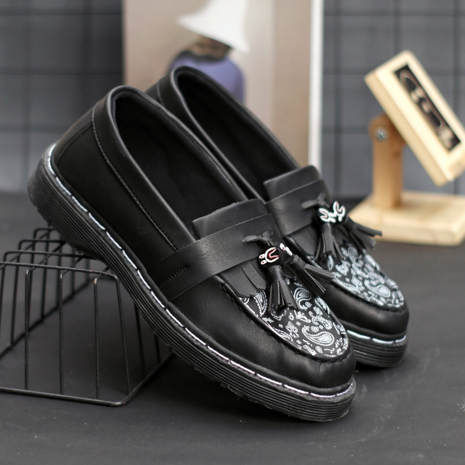 Jual Sepatu Penny Loafers Docmart Batik Anime Art Pria Formal Casual ...