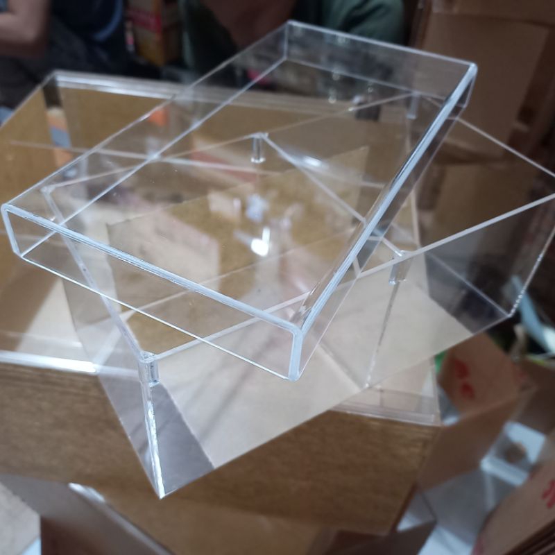 Jual box akrilik sekat 20x10x8cm dengan tutup | Shopee Indonesia