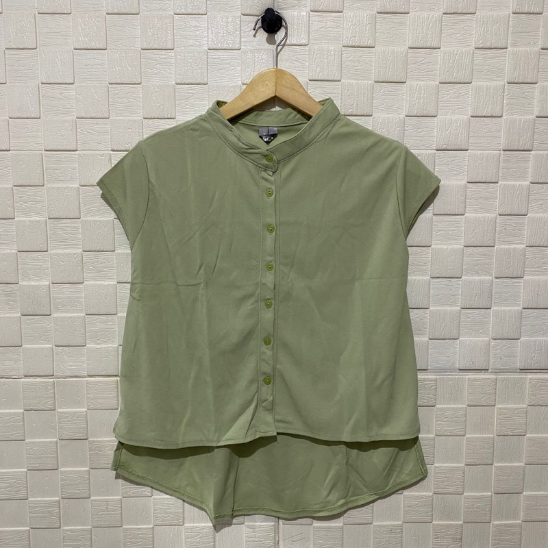 Jual atasan blouse wanita lengan pendek kerah shanghai panjang belakang ...