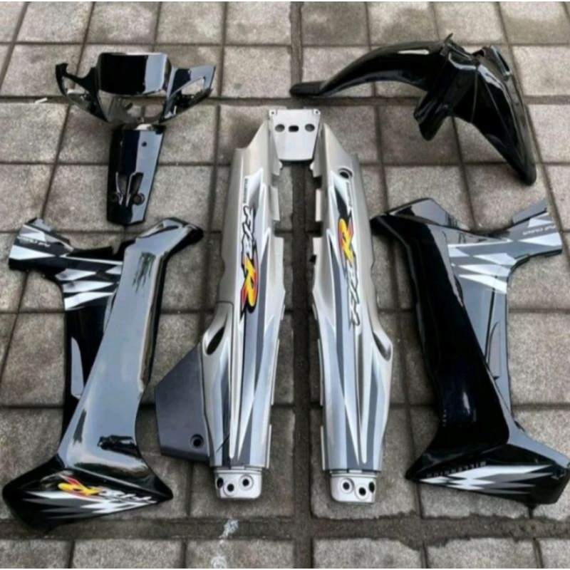 Jual Paket Body Fullset fizR fize millenium hitam silver set striping ...