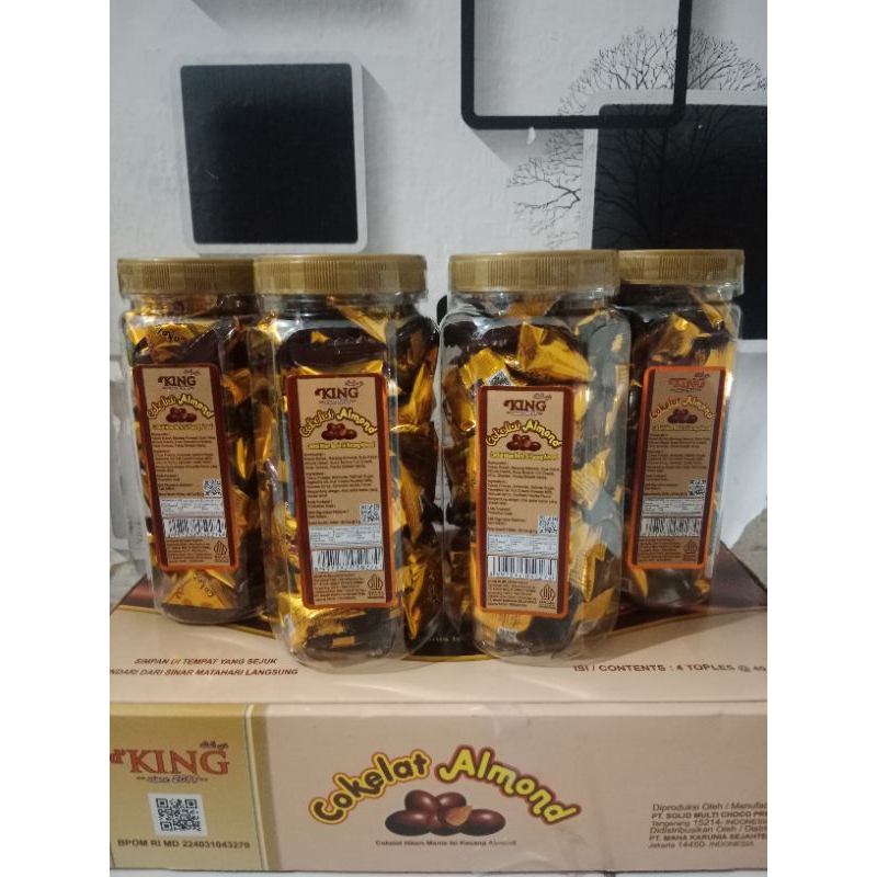 Jual coklat almond terviral / coklat almond viral 1 dus ( 4 toples ...