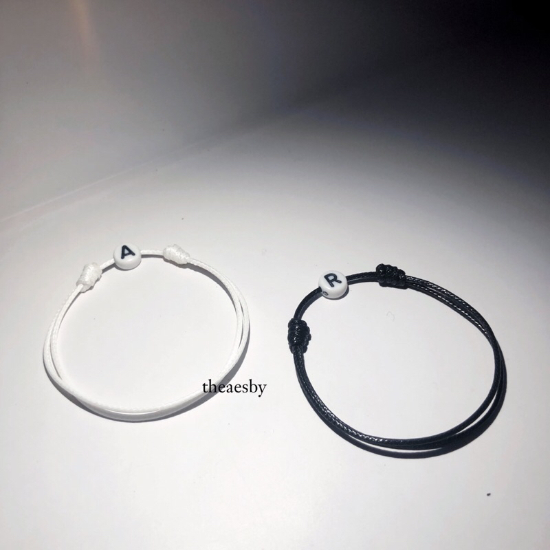 Jual (TANPA PO) GELANG TALI INISIAL PUTIH, GELANG TALI HITAM , GELANG ...